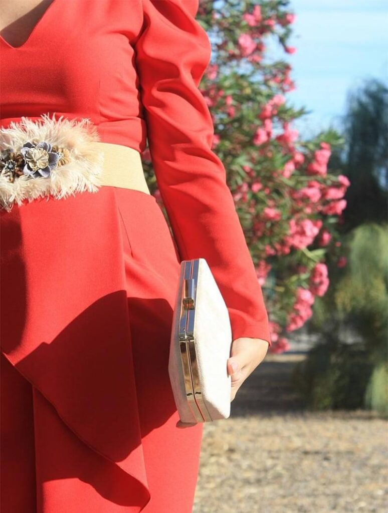 Cómo combinar un vestido rojo - VeronicaChic.com